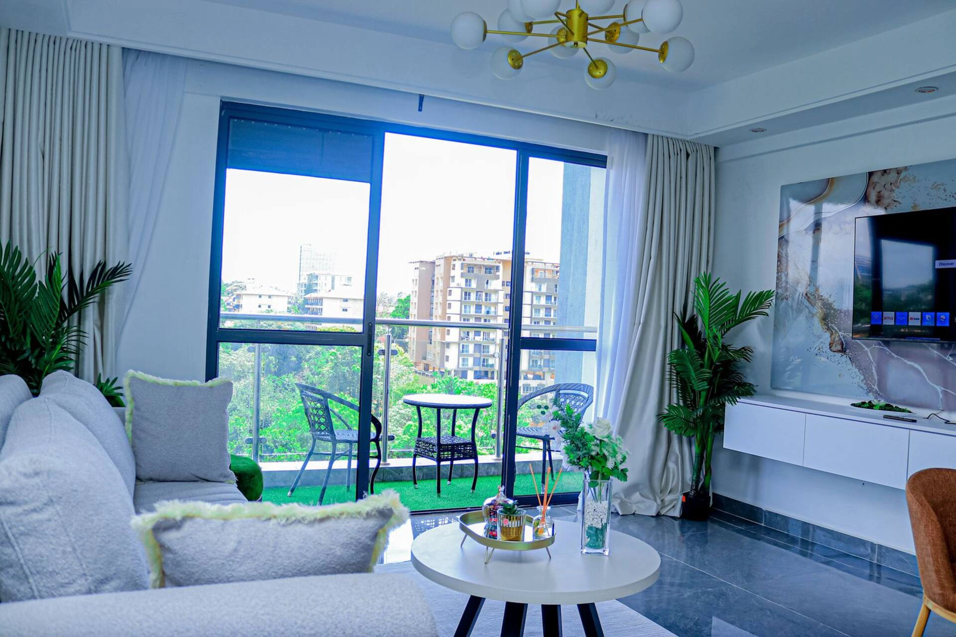 Luxury 2-Bedroom Apartment in Winchester Gardens - Rasmi Holiday Homes